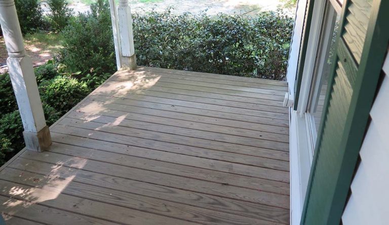 Deck Cleaning - How to Clean a Wood Deck the Right Way