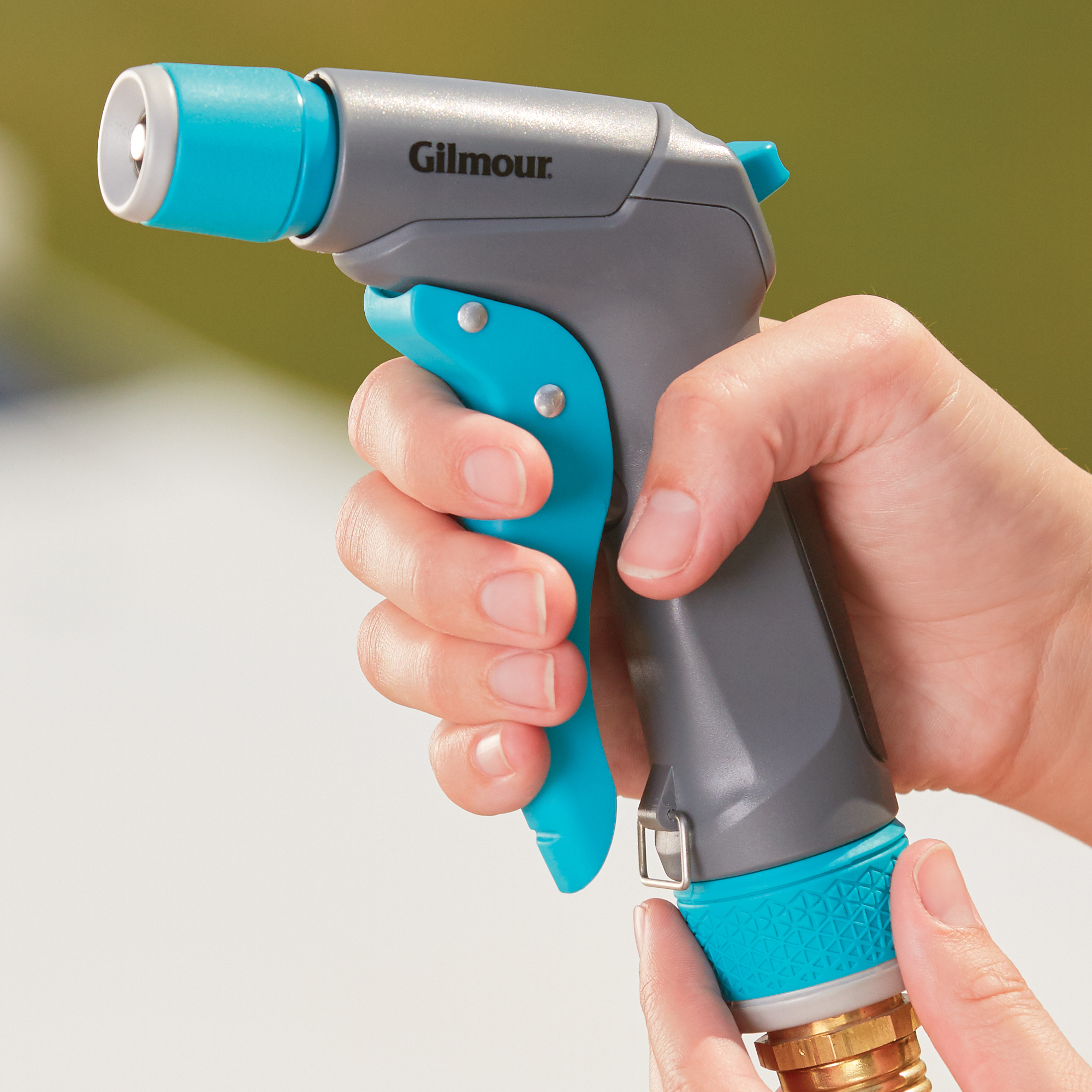 Front Control Adjustable Watering Nozzle with Swivel Connect™ - Gilmour